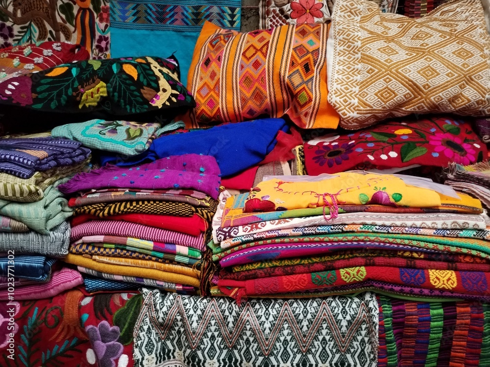 textiles y telas indigenas de chiapas mexico, colores vivos tejido a ...