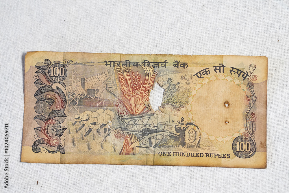 Torn Vintage Indian 100 Rupee Note Isolated Photo, Old Reserve Bank of ...