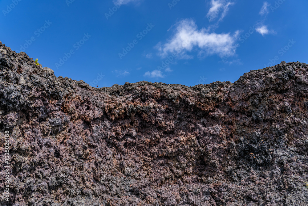 Spatter ramparts / Fissure vent, Mauna Ulu Eruption, Kīlauea’s east ...