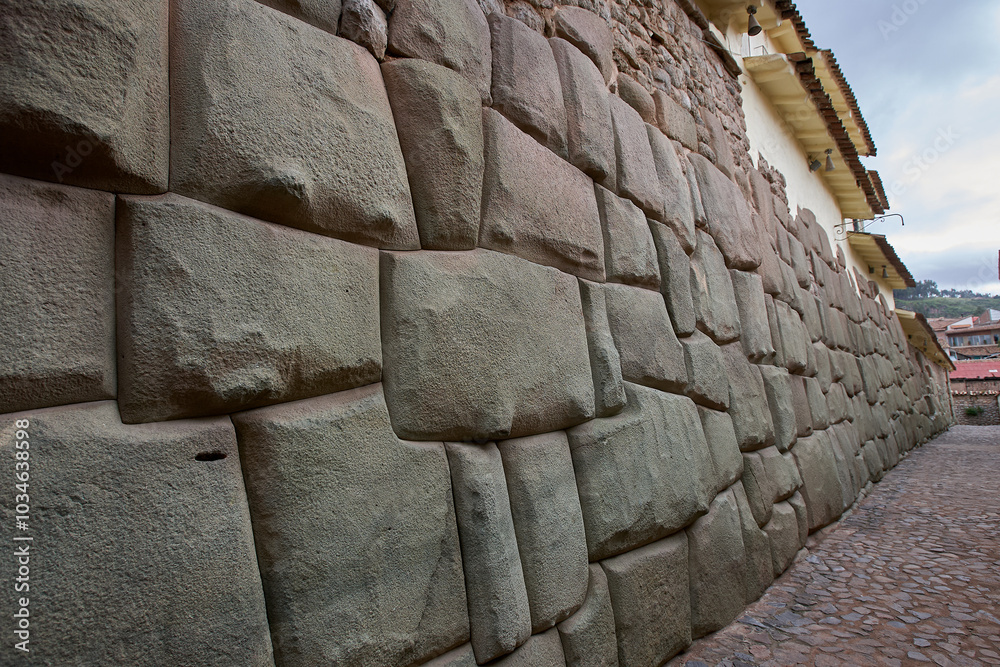 Inca stone walls in Cusco, Peru, a remarkable example of Inca ...