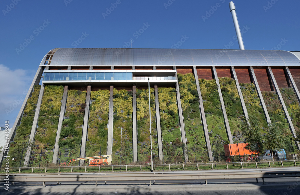 Leeds, UK 10 24 2024 Recycling and energy recovery (RERF) facility on ...