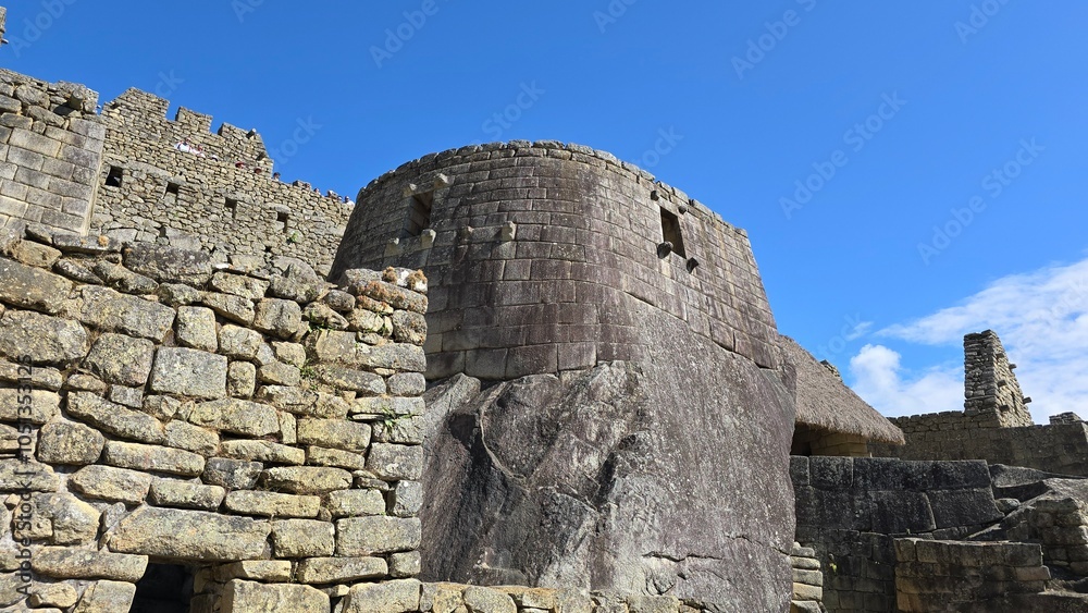 The mysterious round building at the ancient Inca archaeological site ...