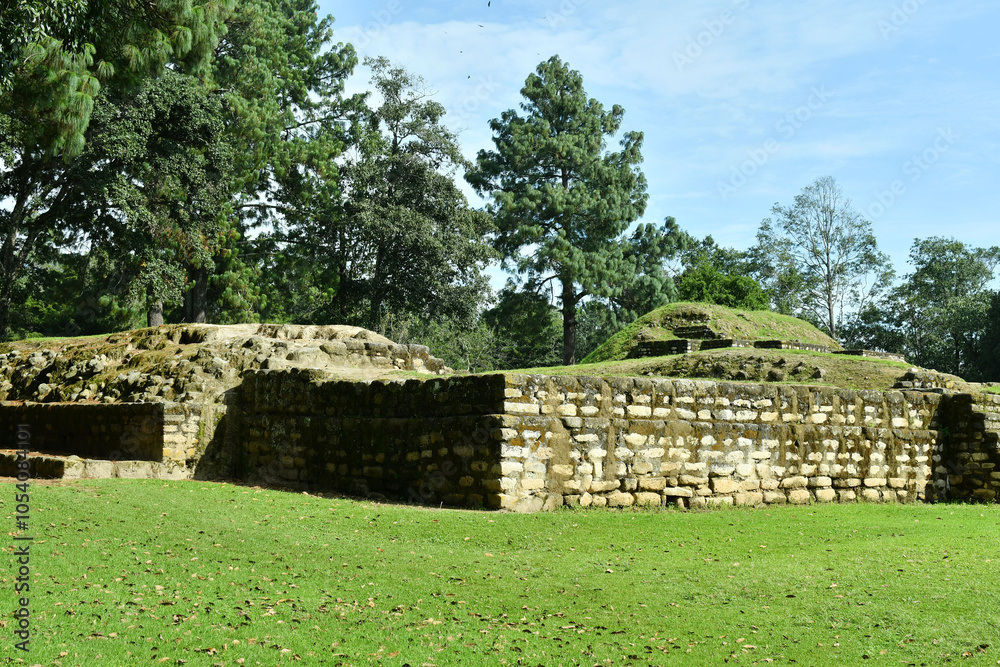 Estructuras antiguas construidas por los kaqchikeles, antepasados que ...