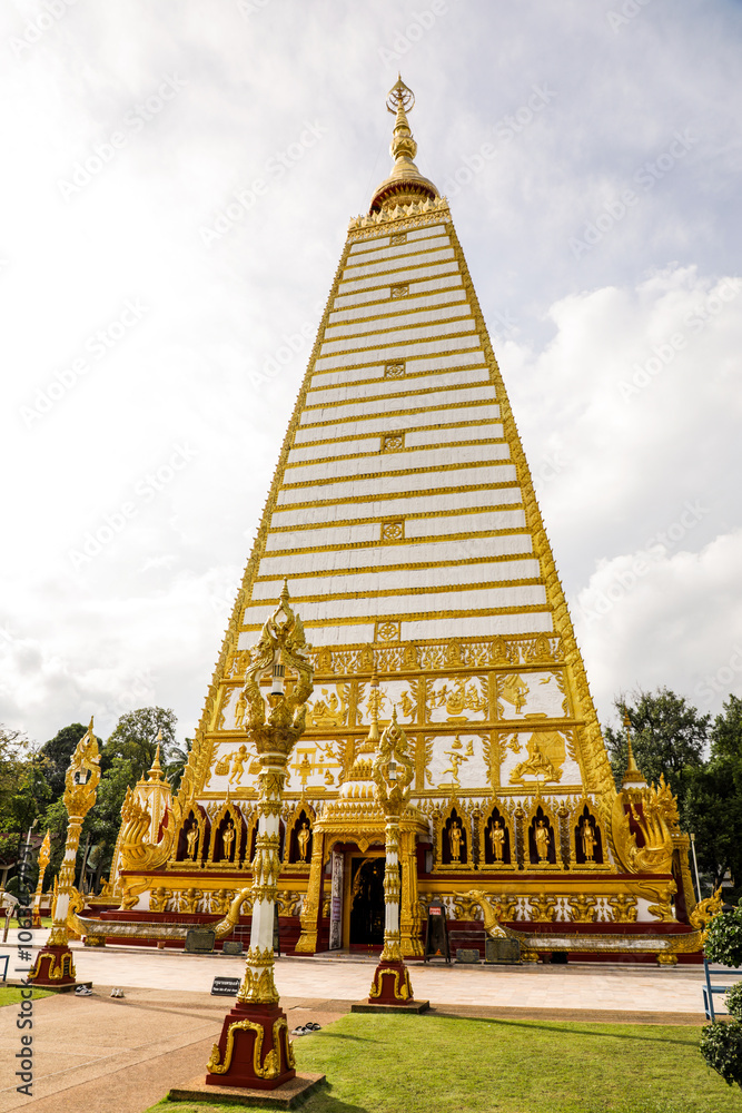 Wat Phra That Nong Bua, Ubon Ratchathani, inside there is the Phra That ...