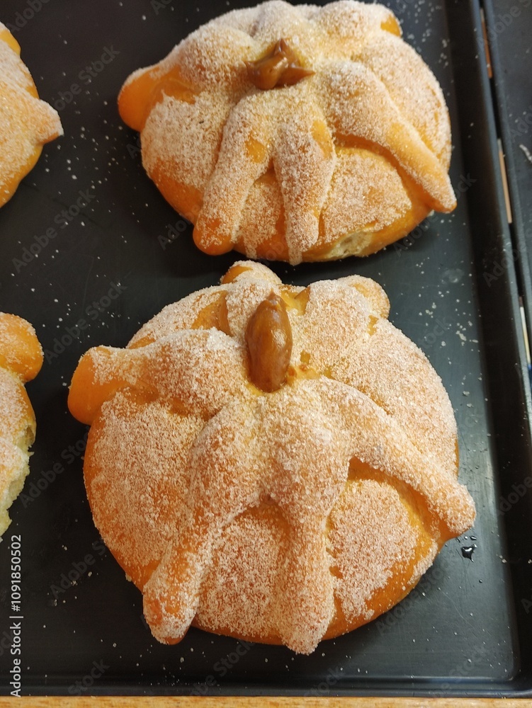 Foto de Stock The traditional typical Mexican bread of the dead, El ...
