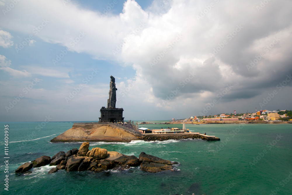 Vivekananda Rock Memorial and Thiruvalluvar Statue, Kanyakumari, India ...