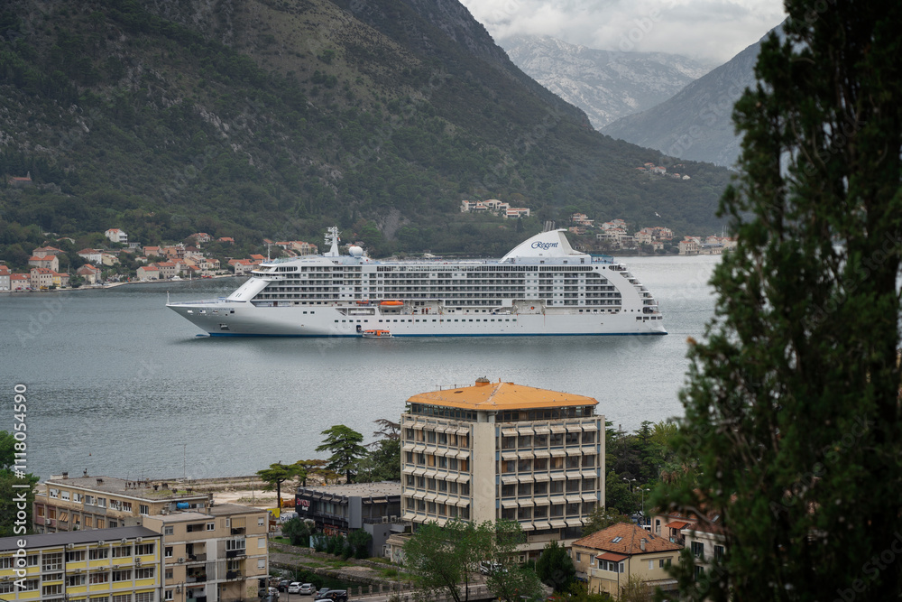 M/S Seven Seas Voyager – one of the most luxurious cruise ships in the ...