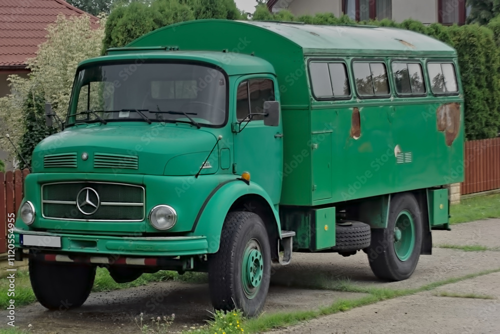 Polska Połaniec 18 lipca 2018 13:34. Zabytkowy stary MERCEDES, który ...