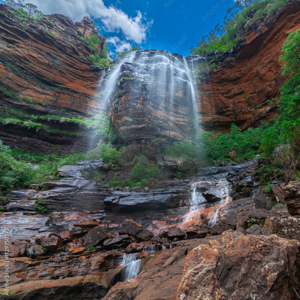 Katoomba Blue Mountains majestic waterfalls. walking to bottom of the ...
