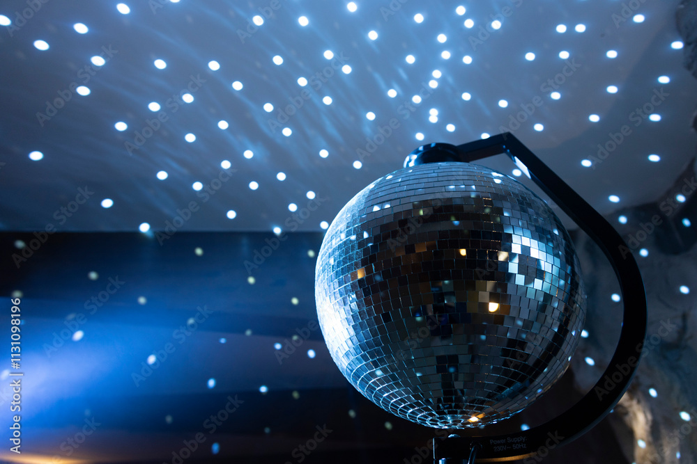 mirror ball, also called mirror ball, strobe sphere or stroboscopic ...