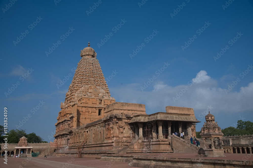 Marvelous architecture of heritage tanjore brihadeeswarar Brihadisvara ...