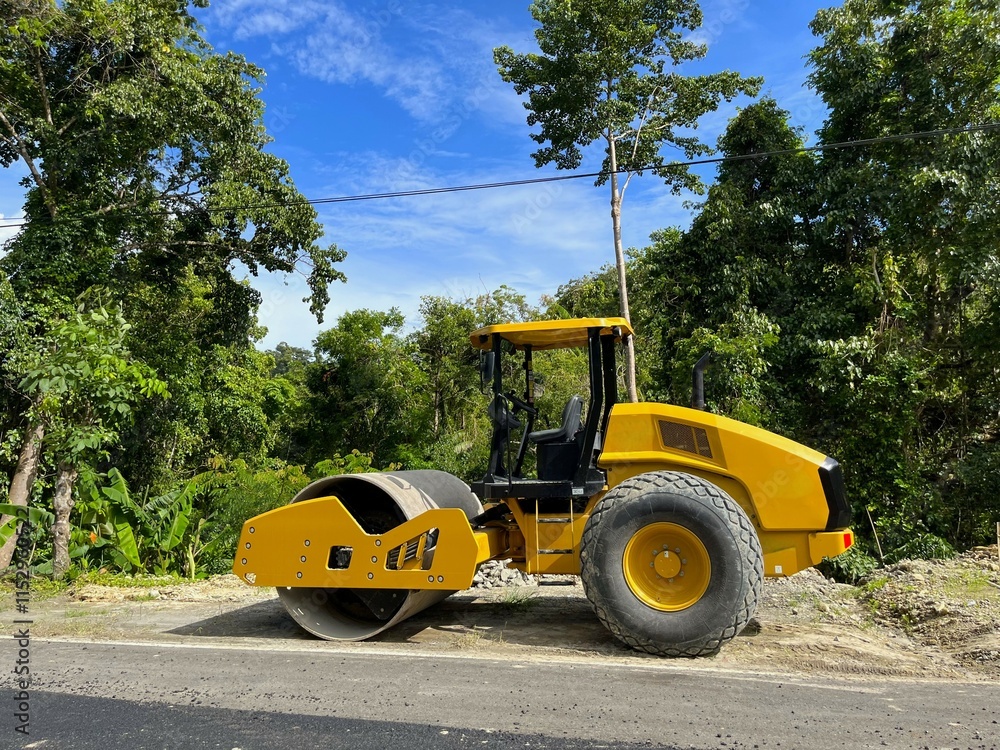 road paving process using heavy equipment, Asphalt Paver and Tandem ...