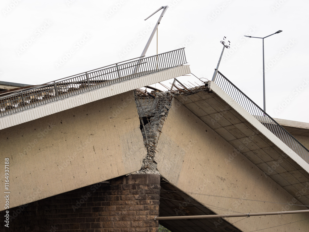 Dresden Carola bridge (Carolabrücke) collapsed. Broken reinforced ...