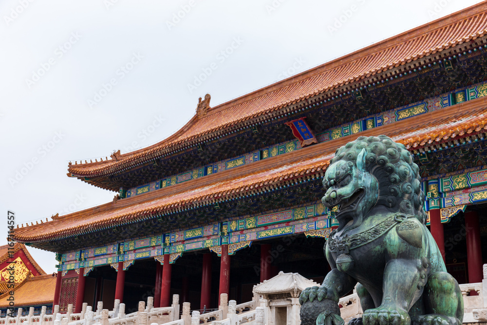 Beijing Palace Museum Taihe Gate and bronze lion ancient architecture ...