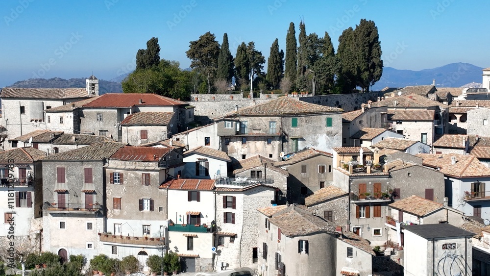 Il borgo medievale di Fumone, Frosinone, Lazio, Italia. Vista aerea ...