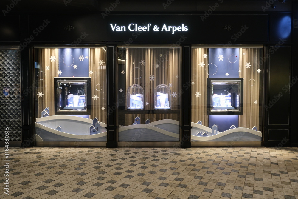 Shanghai,China-Jan.6th 2024: Van Cleef & Arpels store window Stock ...