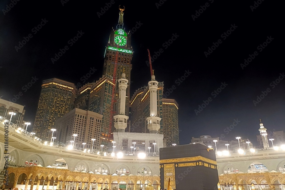 Makkah, Saudi Arabia - December 15, 2024: View of the Kaaba at night ...