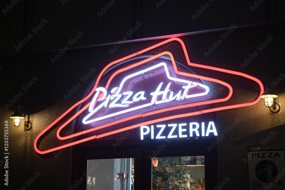 Shanghai,China-Jan.18th 2025: Pizza Hut Pizzeria store brand logo Stock ...