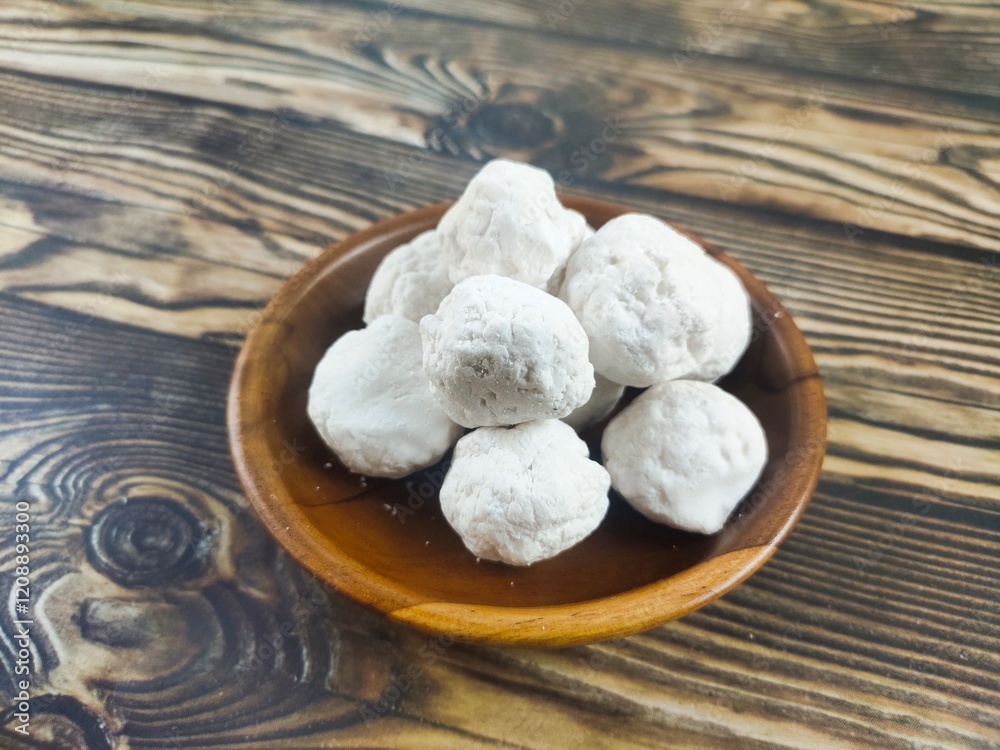 Ganyong flour is flour made from ganyong tubers or Canna edulis or ...