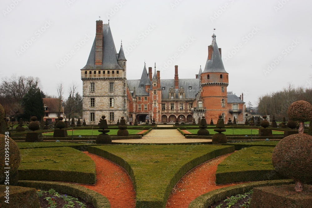 The beautiful French castle of Maintenon with its magnificent park ...