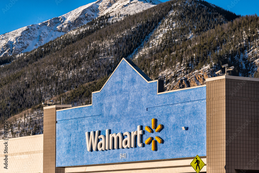 Frisco, Colorado - November 1, 2022: Western Slope snowcapped rocky ...