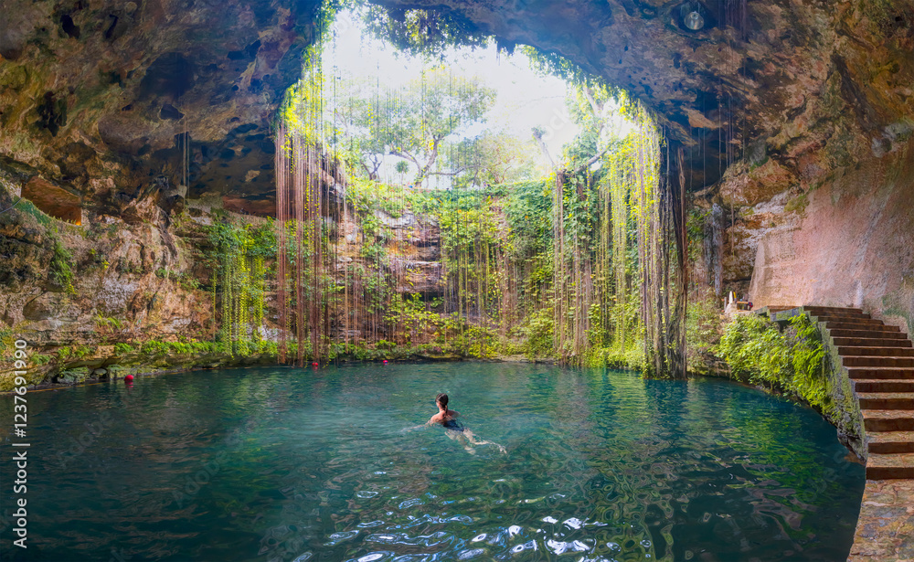 Beautiful sunlight in a Ik-Kil Cenote - Lovely cenote in Yucatan ...