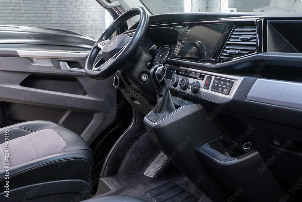 Volkswagen Multivan T6 luxury car interior, steering wheel, dashboard ...
