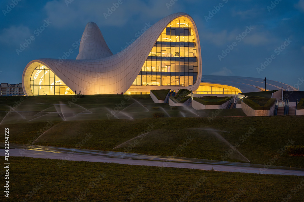 Heydar Aliyev Center building in Baku city, Aazerbaijan in summer dusk ...