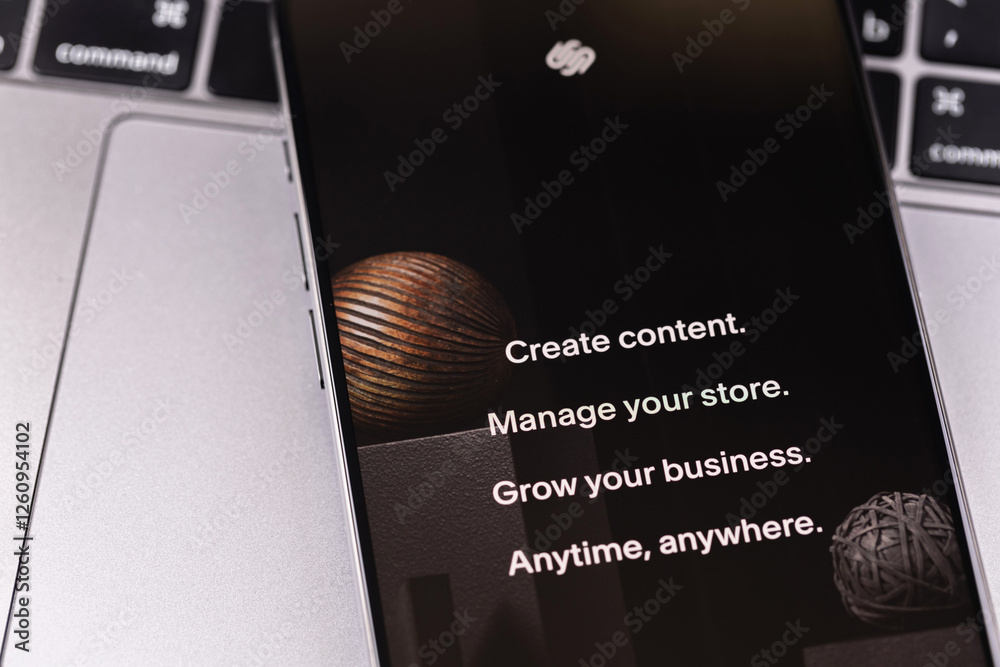 Squarespace mobile logo app on a screen smartphone iPhone. Squarespace ...