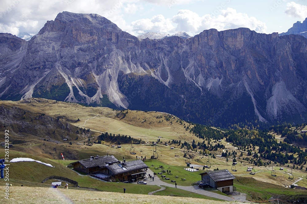 These photos capture the stunning landscapes of the Dolomite Alps in ...