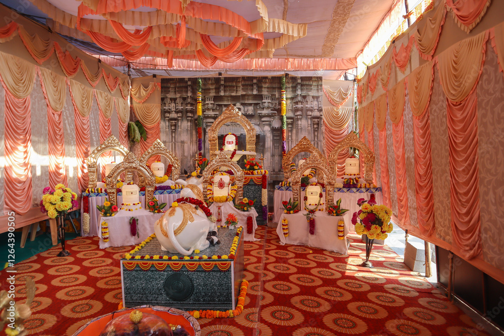 Shiva Lingam, religious symbol, worship, divine, stone, temple, Kumbh ...