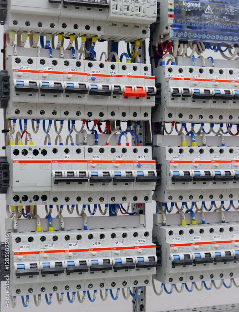 Electrical panel for organizing the power supply of a house or ...