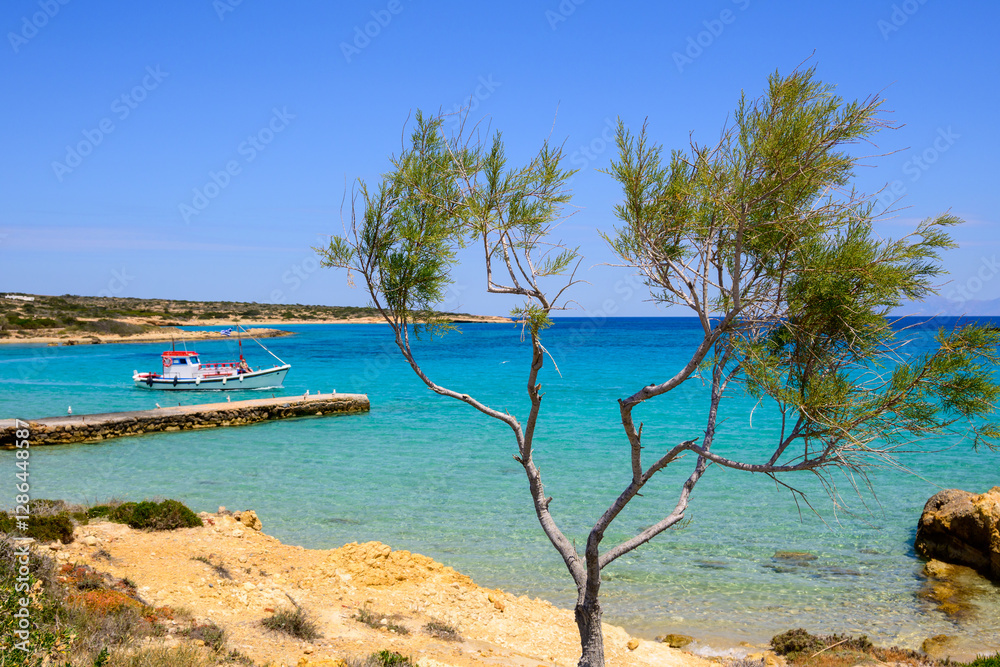 The coast of Ano Koufonisi island. Koufonisia, Small Cyclades, Greece ...