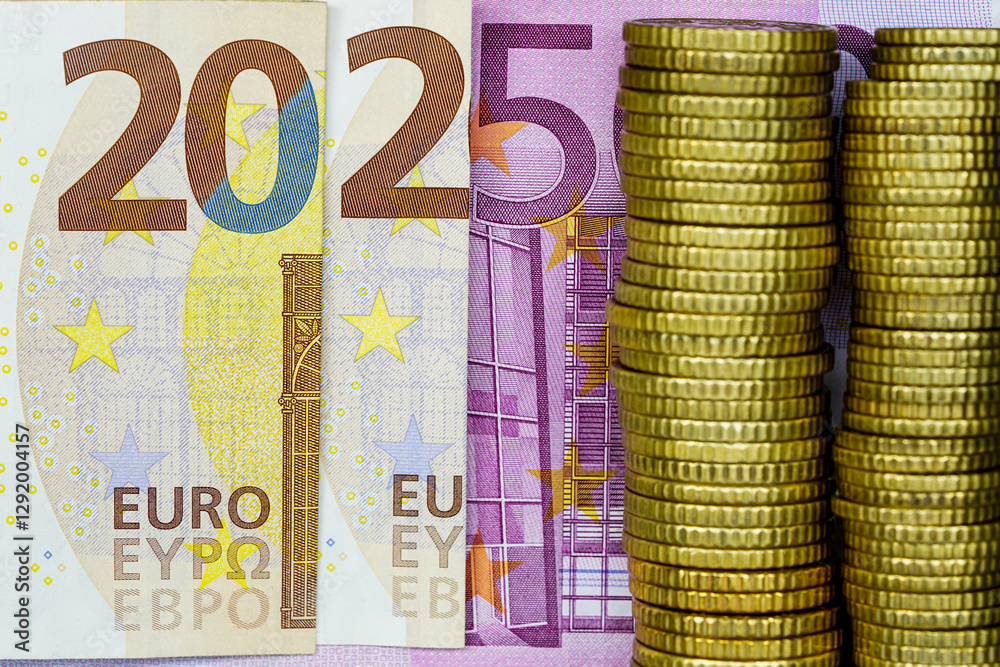 Foto Year 2025 from Euro notes, euro banknotes arranged in 2025, year ...