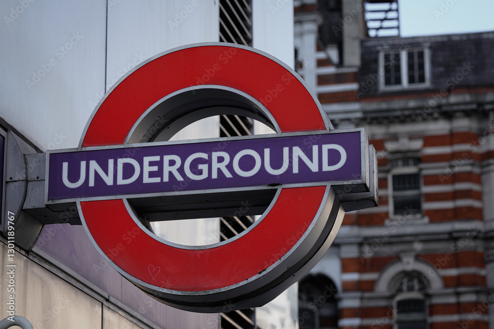 The Roundel Sign Of London Underground, London Tube Station Logo ...