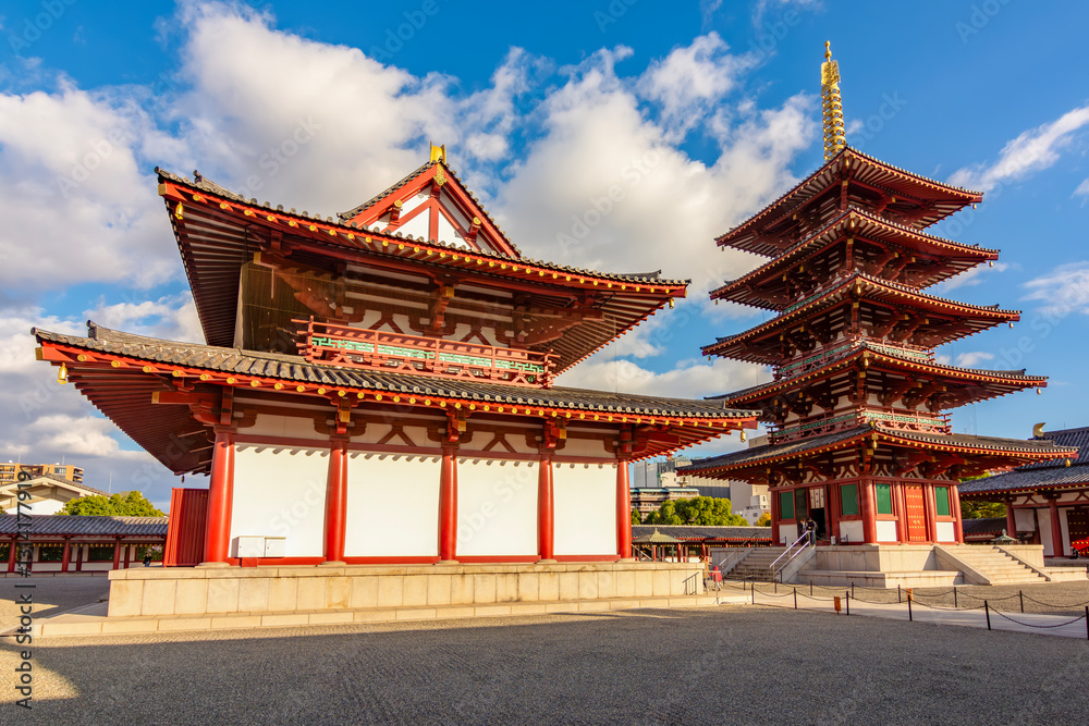 Shitennoji temple founded in 6th century (oldest Buddhist temple in ...