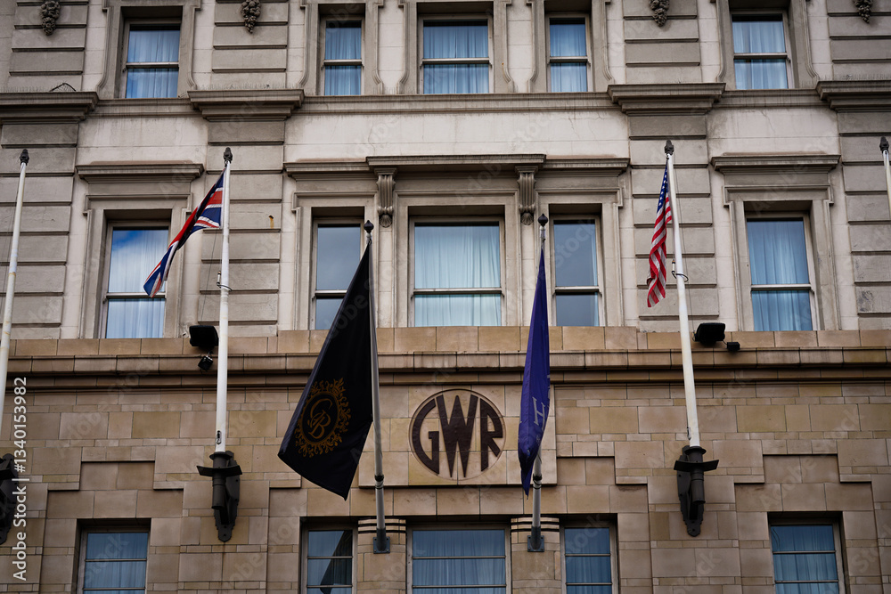 London Historic Architecture: GWR Logo Signage On Hilton Paddington ...