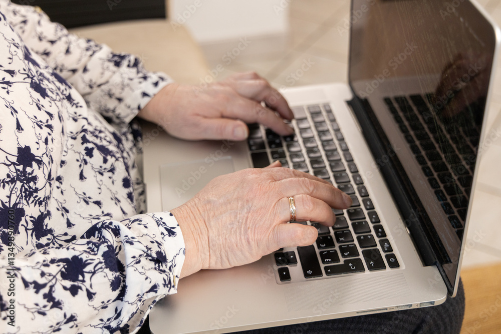 [BAB] å_Government Pension Retire Concept, Elderly Person Engaging in ...