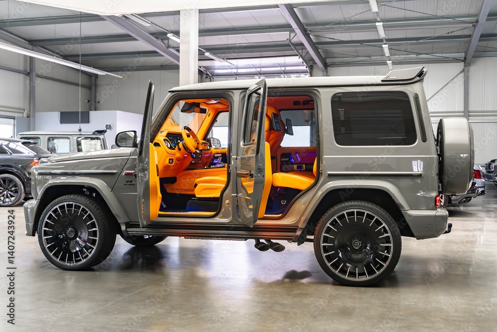 Foto de Stock Mercedes G-Class G63 with Brabus tuning and custom wheels ...