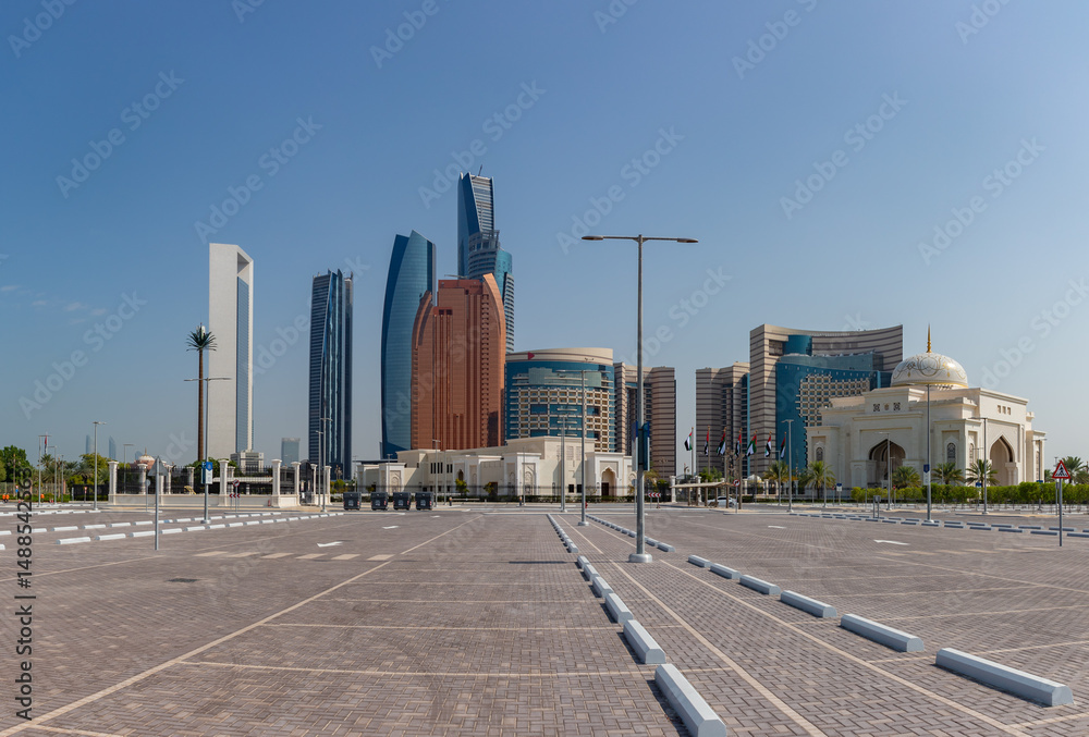 Foto Etihad Towers, Khalidiya Palace Rayhaan by Rotana Hotel, Abu Dhabi National Oil Company ...