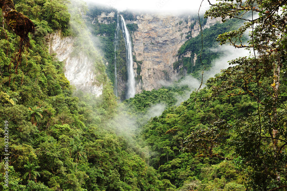 Foto stock di Gocta Waterfalls, one of the tallest waterfalls in the ...