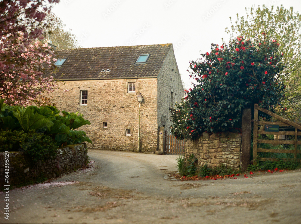 Typical stone house in Normandy の Stock フォト | Adobe Stock