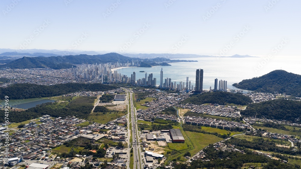 Foto Panoramic aerial view of Balneário Camboriú, known as the ...