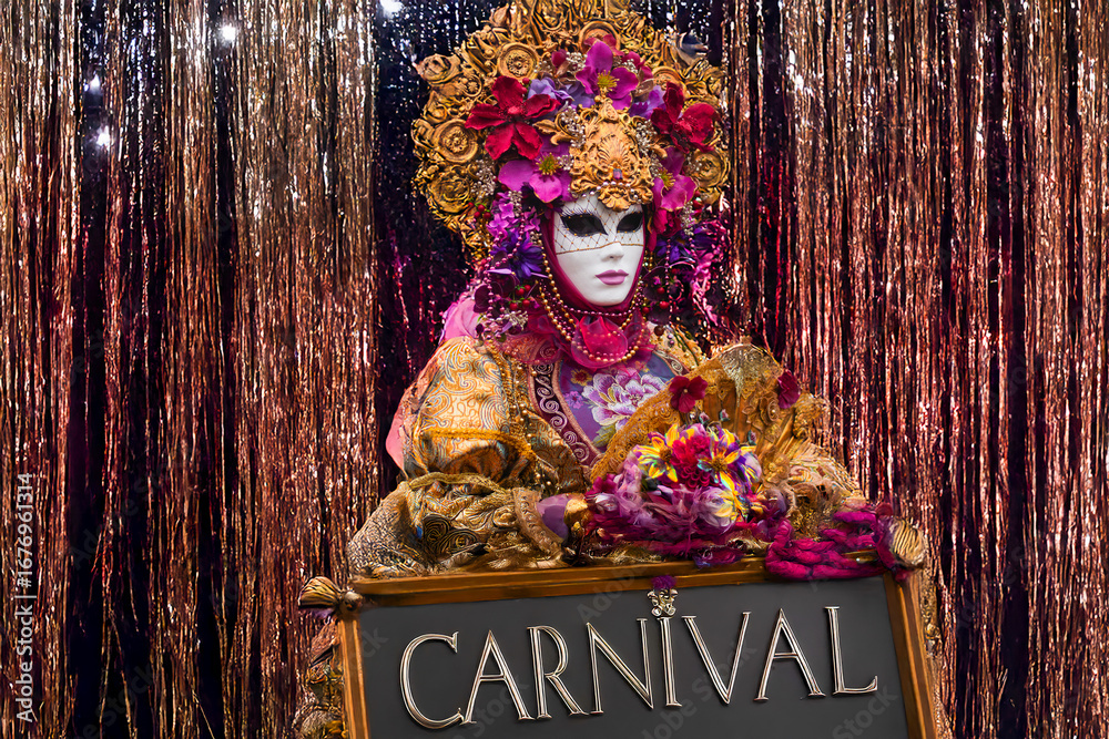 streamers fall on the ancient costume for the beginning of the carnival ...