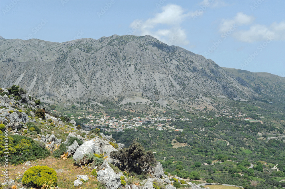 Foto de Stock La route entre le village de Kallikratis et le village d ...
