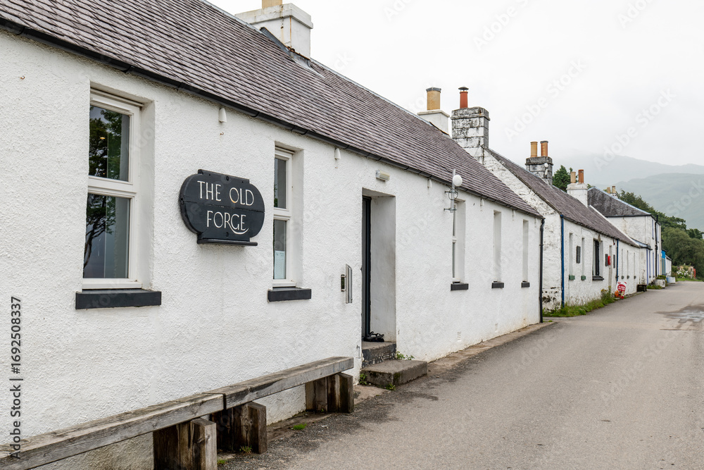 Photo Stock Inverie, Scotland Jul 24 2025 The Old Forge pub on the ...