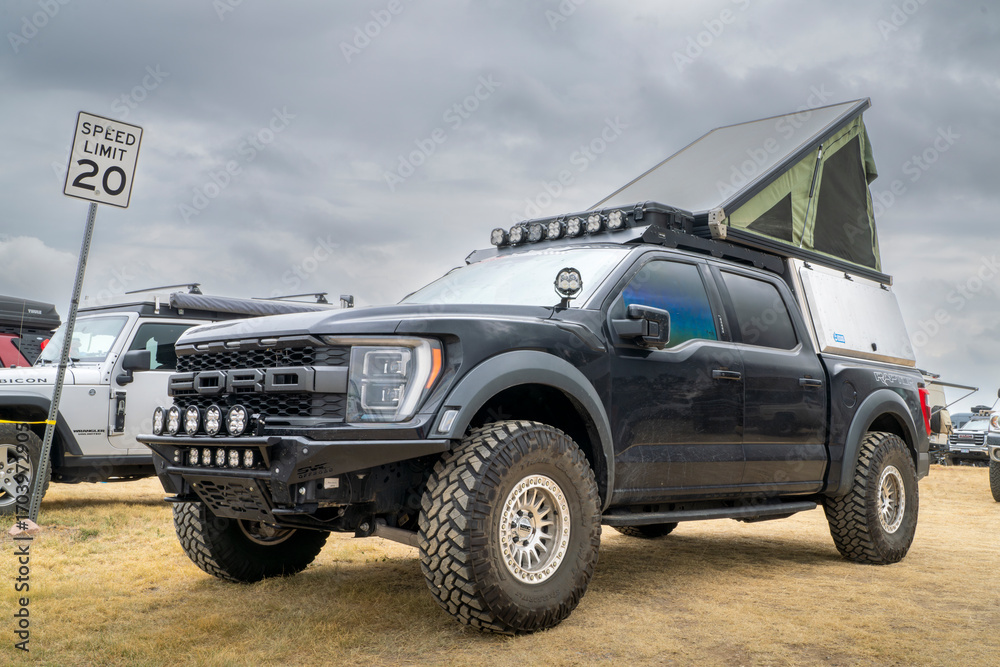 Foto de Stock Loveland, CO, USA - August 23, 2025: Explore Elevated ...