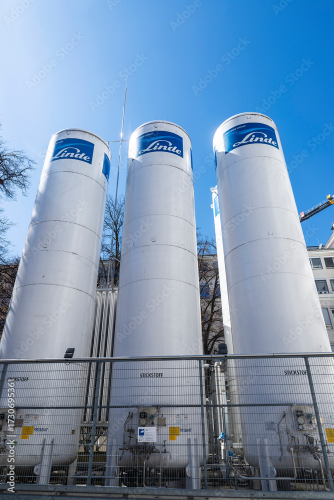 Linde gas nitrogen storage in Werksviertel, Munich, Germany Stock Photo ...