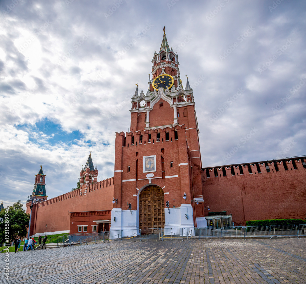 Entrance to Kremlin Through Gates at Spasskaya Tower, Moscow, Russia, 9 ...