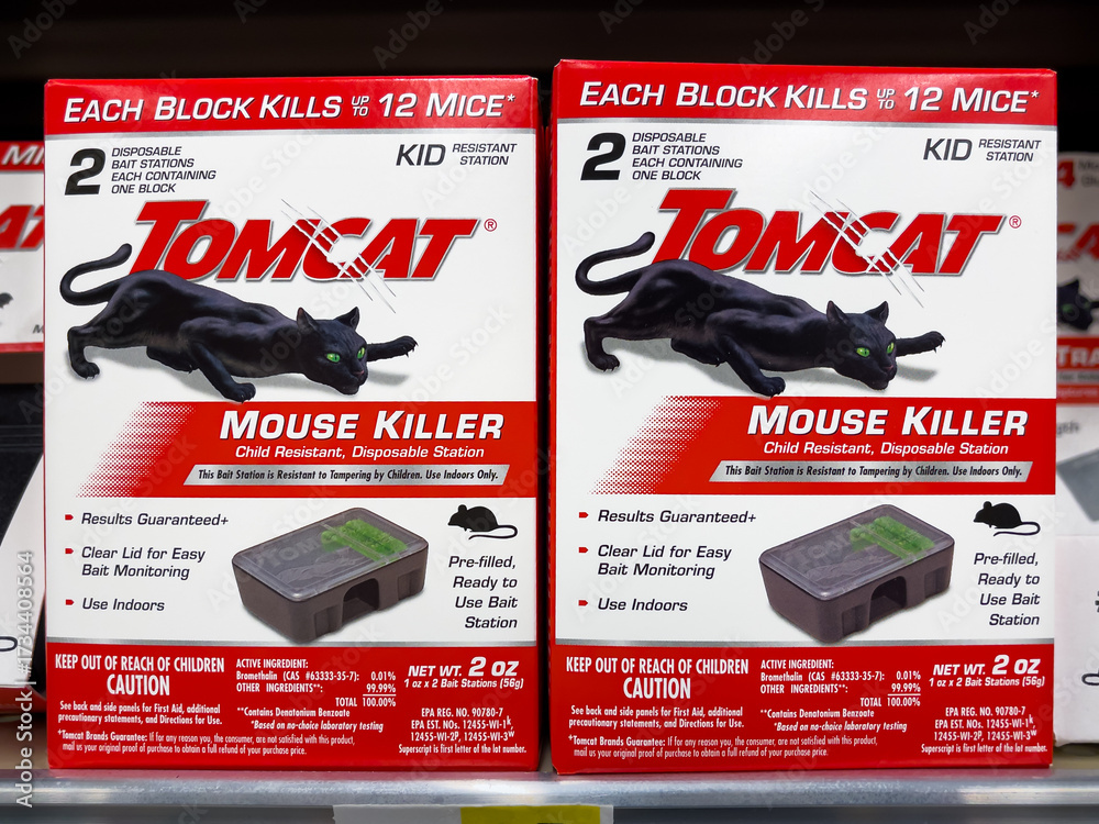 ATLANTA, GEORGIA - SEPTEMBER 30, 2025 : Tomcat mouse killer with rodent ...